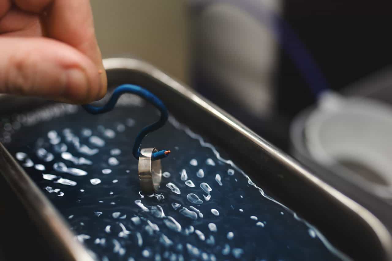 How Does An Ultrasonic Cleaner Work? | EJ Ultrasonics
